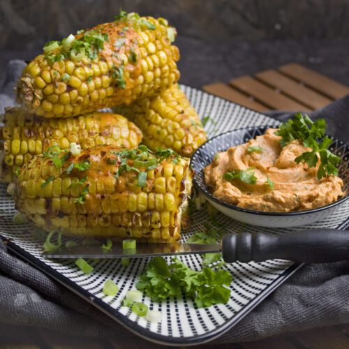 Gebackene Maiskolben mit Paprika-Miso-Butter | Toastenstein.com
